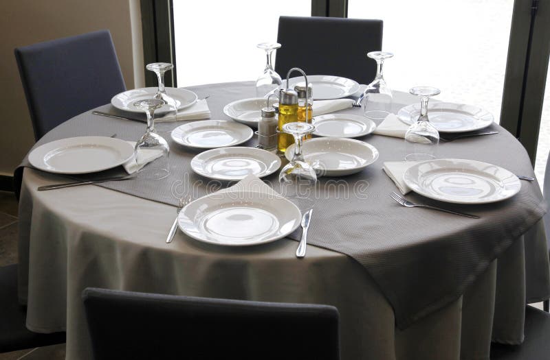 Feines RestaurantAbendtischgedeck: Serviette U. Weinglas, Stockfoto ...