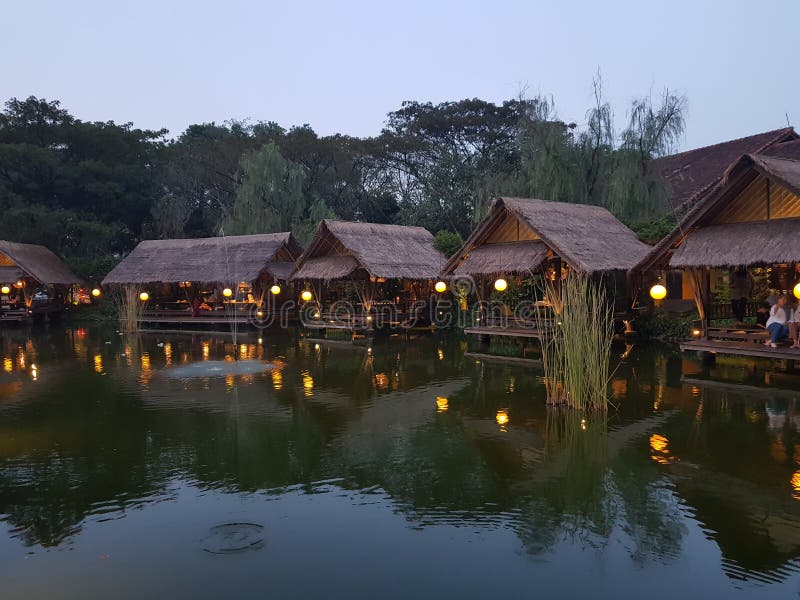 Restaurant with Beautiful Lake View Editorial Photography - Image of ...