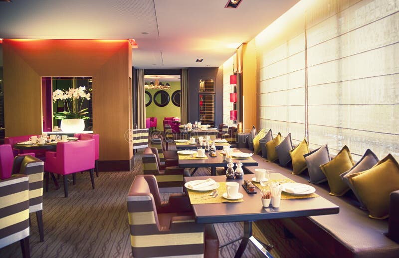 Restaurant moderne photo stock. Image du architecture - 44120392