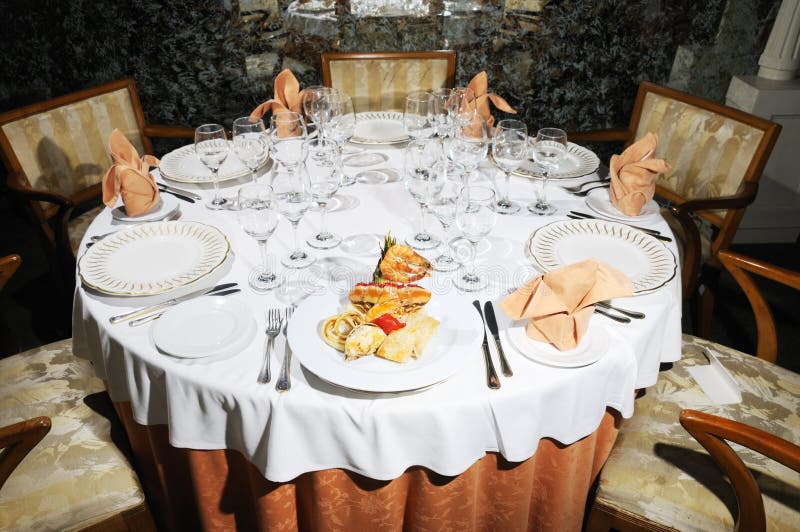 Restaurant Table Picture. Image: 5916360