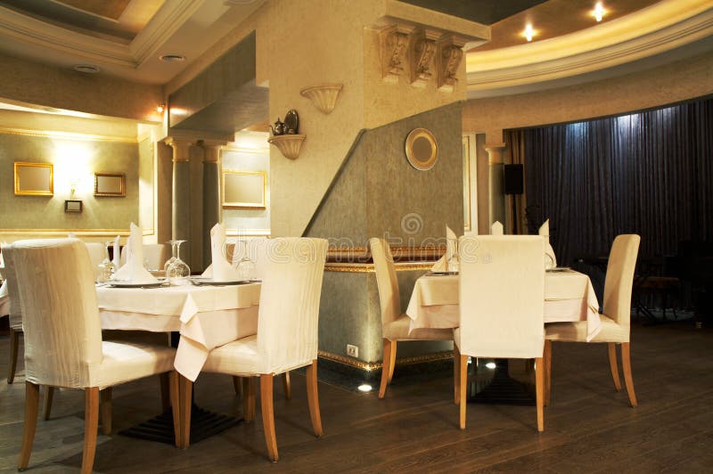 Restaurante lujoso foto de archivo. Imagen de alimento - 2891000