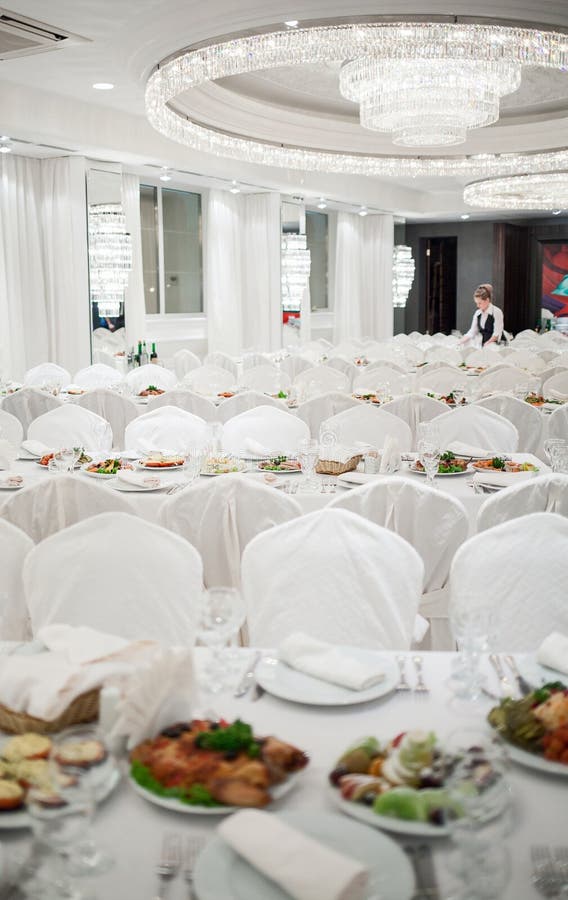 Restaurante lujoso foto de archivo. Imagen de moderno - 36710234