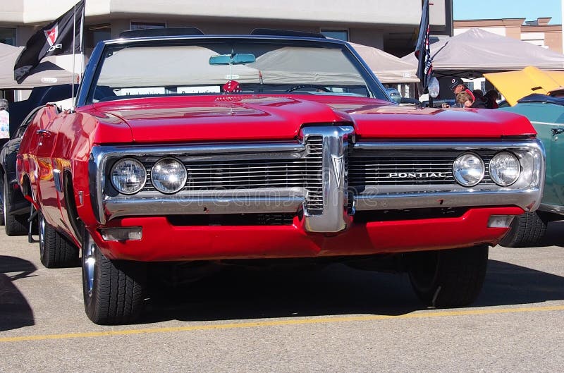 Restored Red Pontiac Convertible Editorial Image - Image of vehicle ...