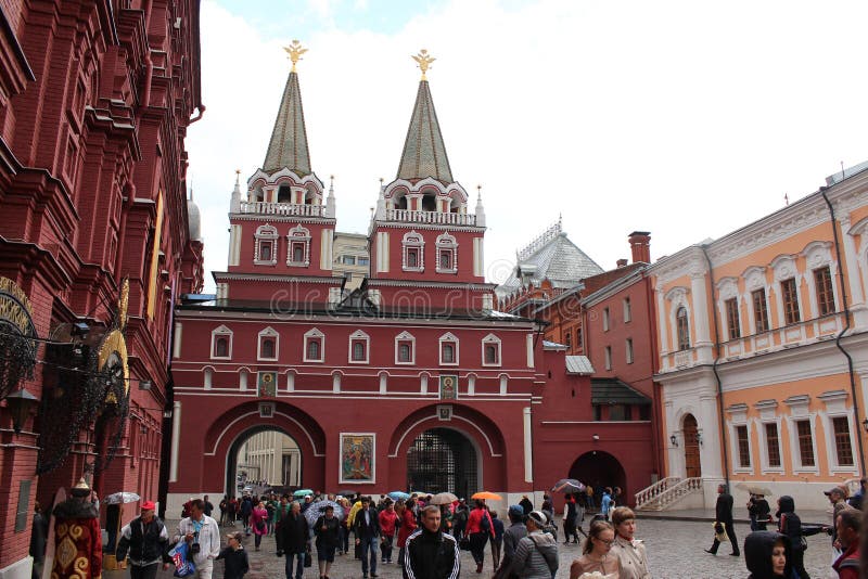 Resurrection Iberian Gate in the Kremlin, Moscow Editorial Photography ...