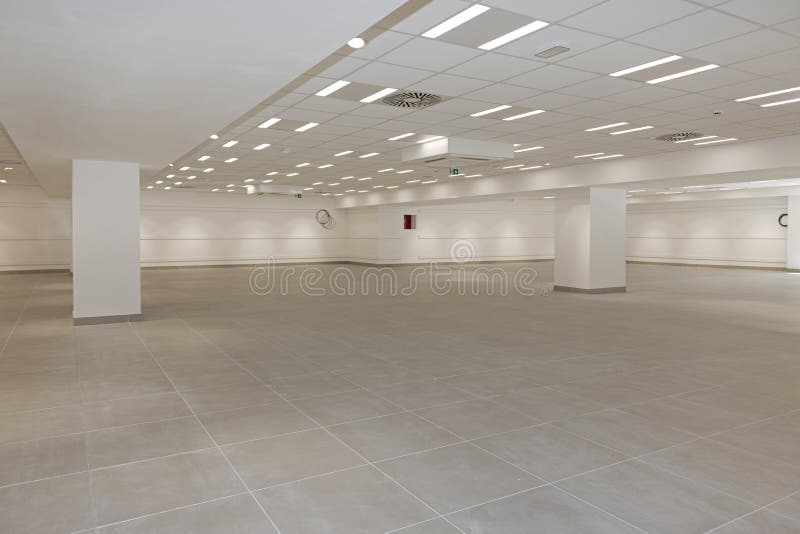 Retail Shop Empty stock image. Image of structure, columns - 259275169