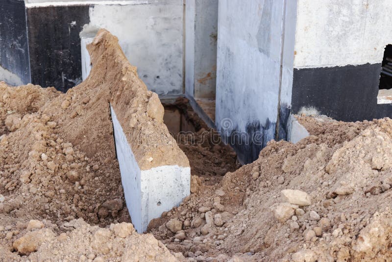 Retaining Wall and Reinforcement Construction from Expanded Clay Blocks ...