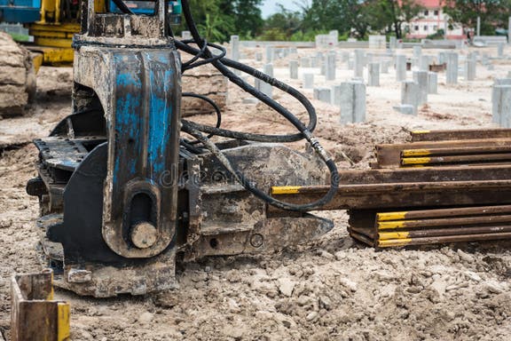 Retaining Wall Steel Sheet Pile Driving Machine Work Foto de archivo ...