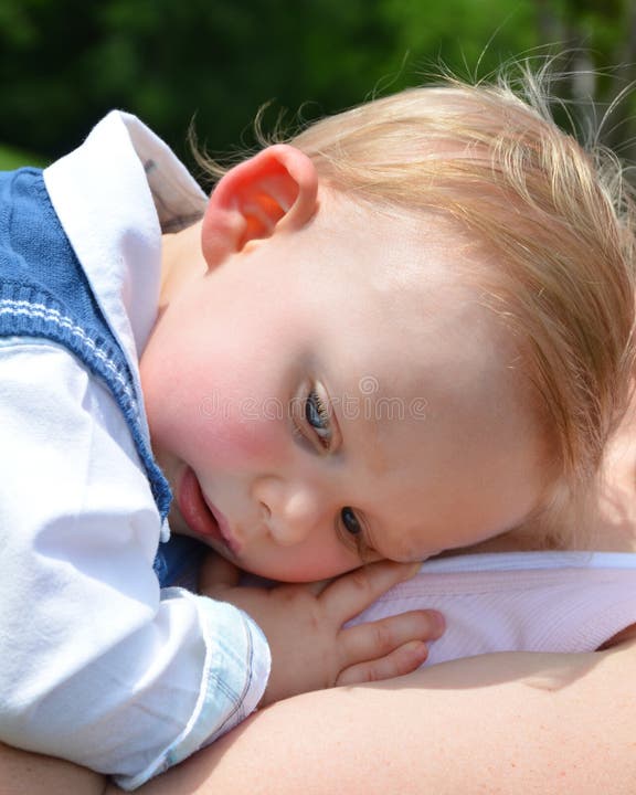 Retenez-moi maman image stock. Image du fixation, consolidez - 23301143