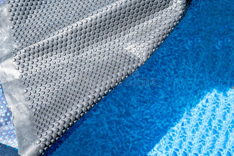 Retractable Floating Pool Cover To Keep Out Leaves and Keep in Heat ...