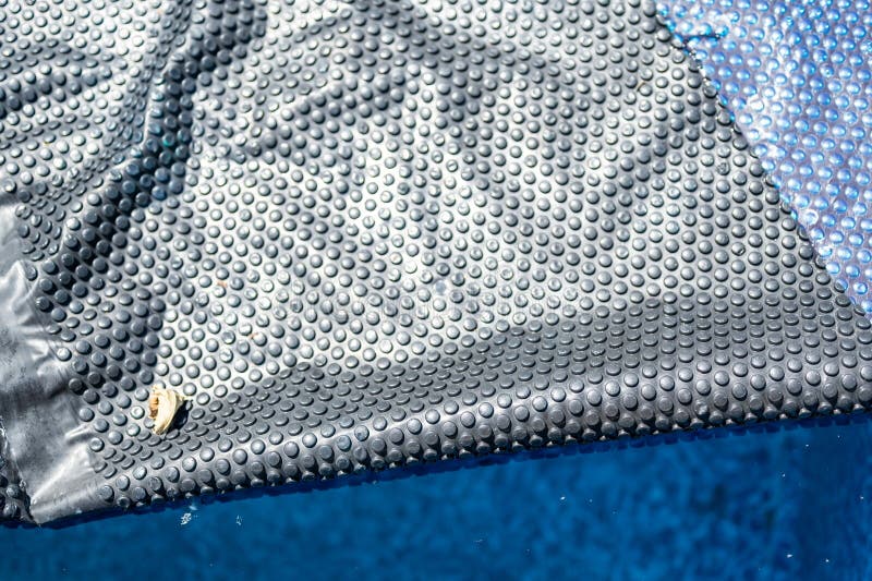 Retractable Floating Pool Cover To Keep Out Leaves and Keep in Heat ...