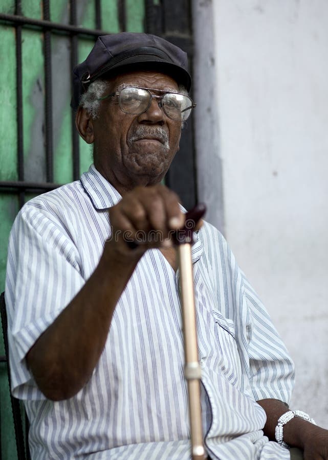 Retrato cubano fotografía editorial. Imagen de mayor - 69939027