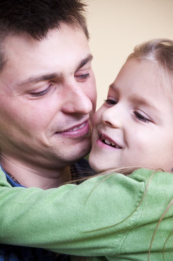Retrato da filha do pai imagem de stock. Imagem de trinta - 12079531