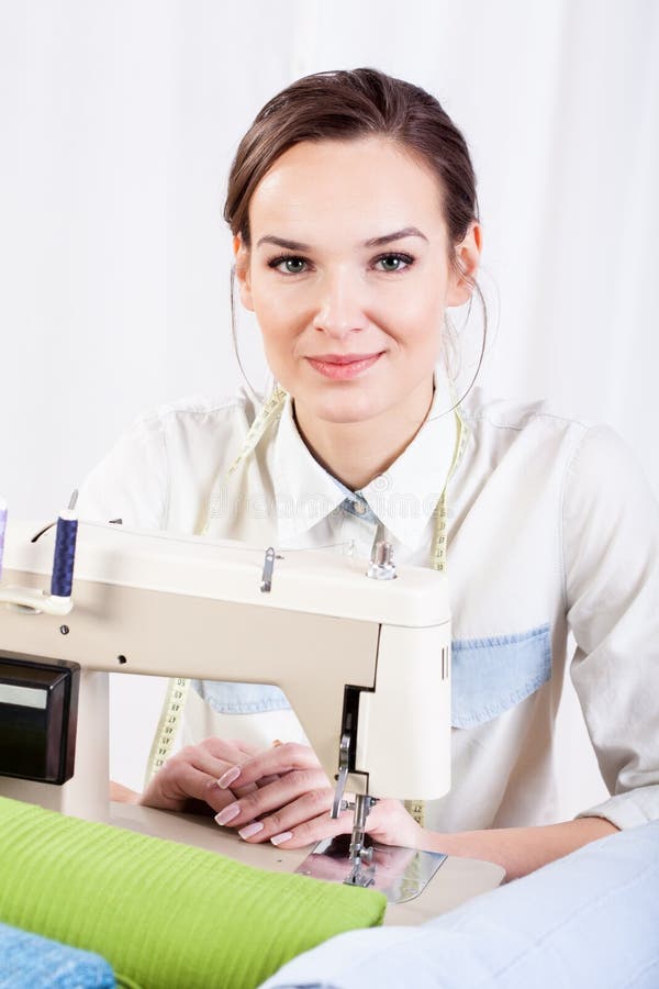 Modista en el trabajo foto de archivo. Imagen de salir - 29029496