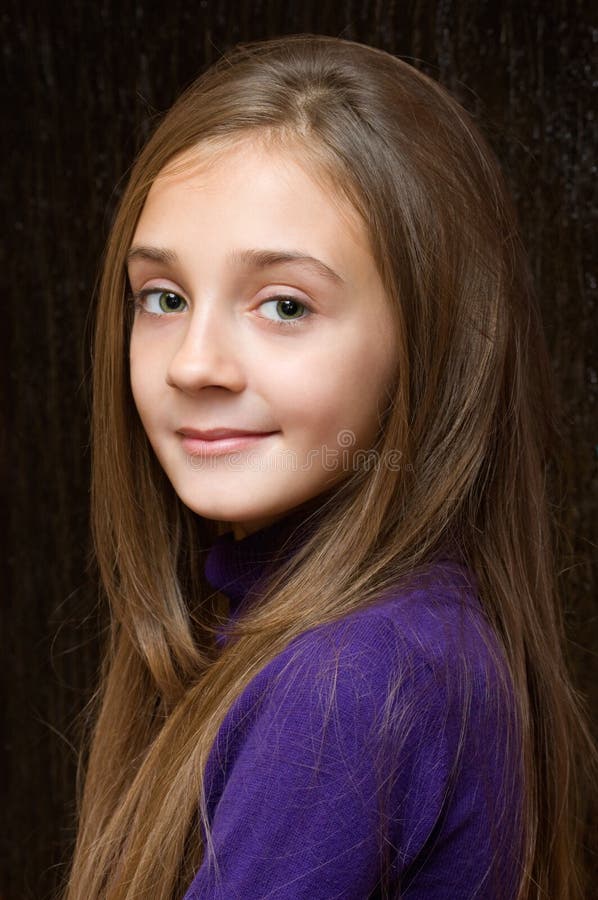 Retrato de la muchacha imagen de archivo. Imagen de poco - 28497035