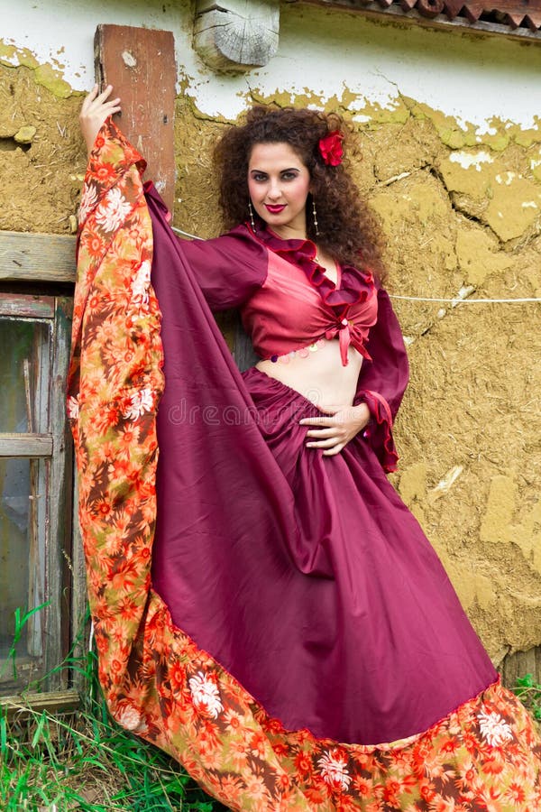 Mujeres gitanas solteras / loncochealdia.cl