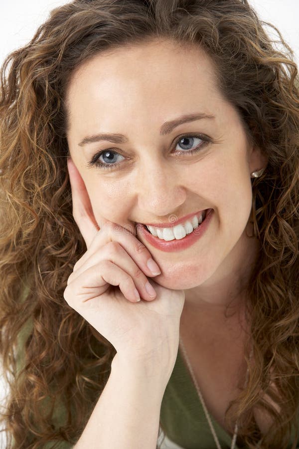 Retrato De La Mujer Sonriente Imagen de archivo - Imagen de adulto ...
