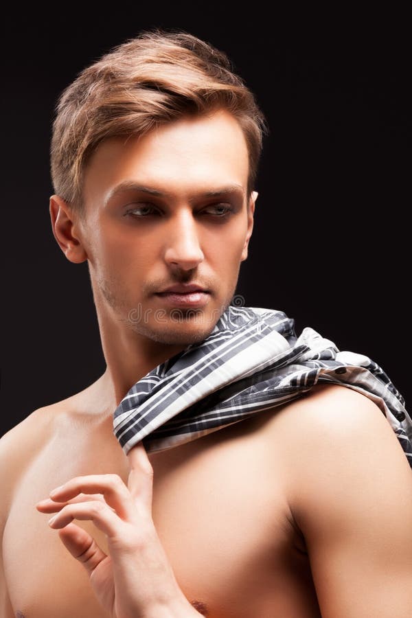 Retrato De Un Individuo Hermoso Foto de archivo - Imagen de cara, negro ...