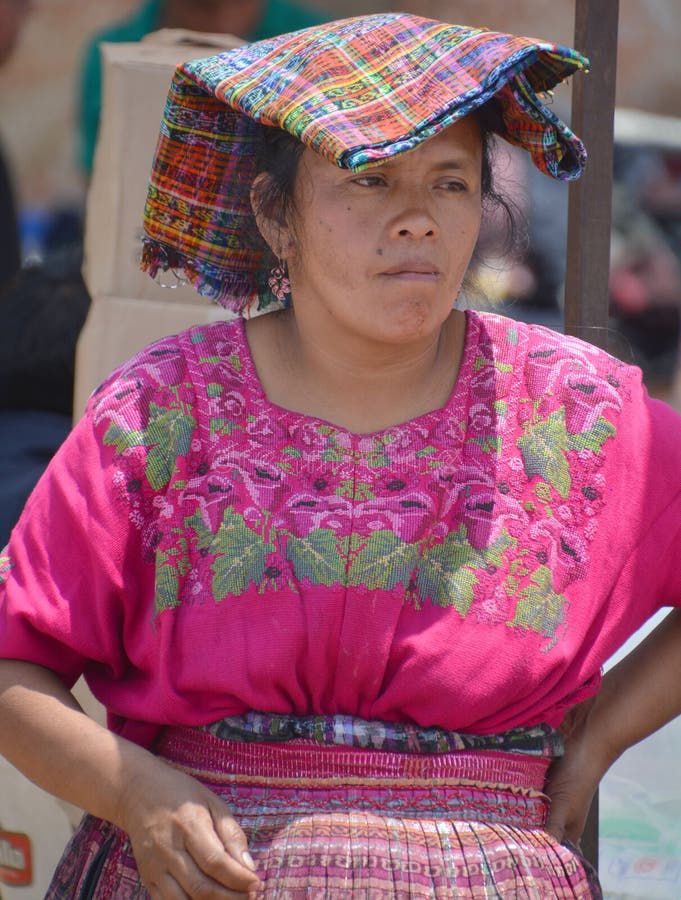 Retrato de una mujer maya imagen de archivo editorial. Imagen de ...