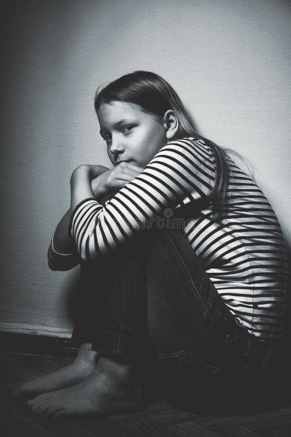 Retrato De Una Niña Desgraciada Foto de archivo - Imagen de persona ...