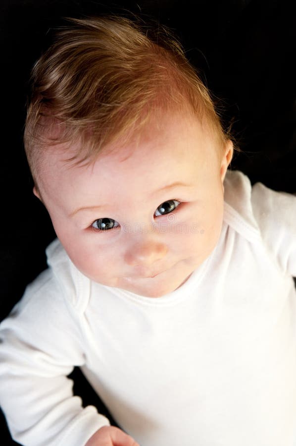 Retrato del bebé sonriente foto de archivo. Imagen de aislado - 13631276