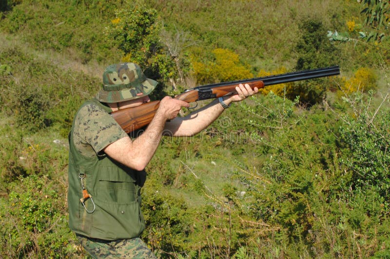 Retrato del cazador imagen de archivo. Imagen de calibre - 5260445