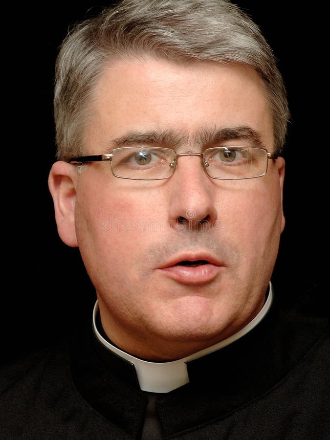 Retrato Del Sacerdote Católico Foto de archivo - Imagen de envejecido ...