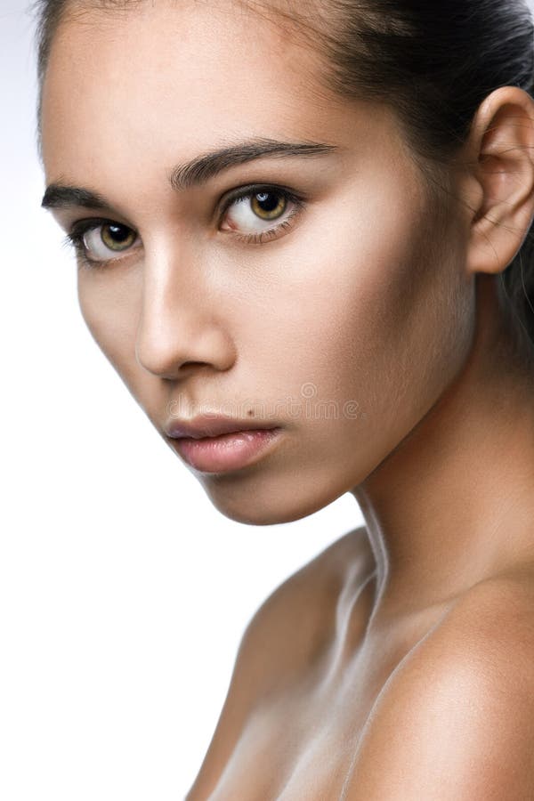 Retrato Limpo Frontal Da Beleza De Uma Rapariga Imagem de Stock ...