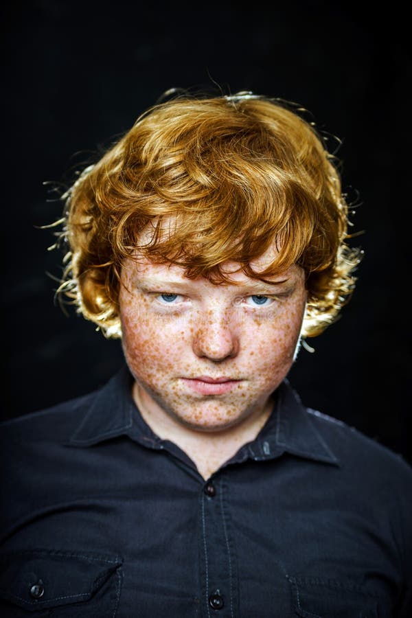 Retrato Pecoso Gordo Del Muchacho Foto de archivo - Imagen de individuo ...