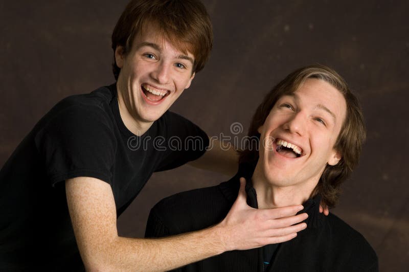 Retrato De Hermanos Adolescentes Foto de archivo - Imagen de contacto ...