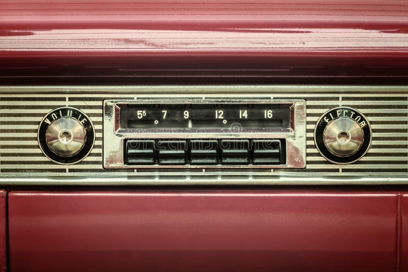 Retro- Angeredetes Bild Eines Alten Autoradios Stockfoto - Bild von ...