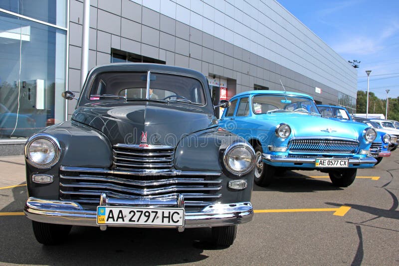 Retro auto show editorial image. Image of engine, model - 37455965