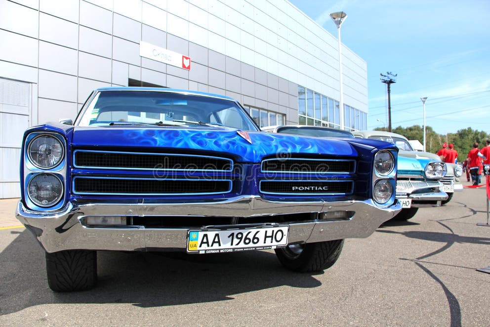 Retro auto show editorial photo. Image of mobile, model - 37456016