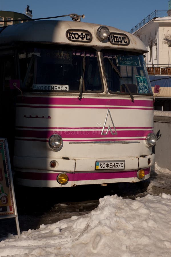 Retro-bus editorial image. Image of city, coffe, view - 86451635