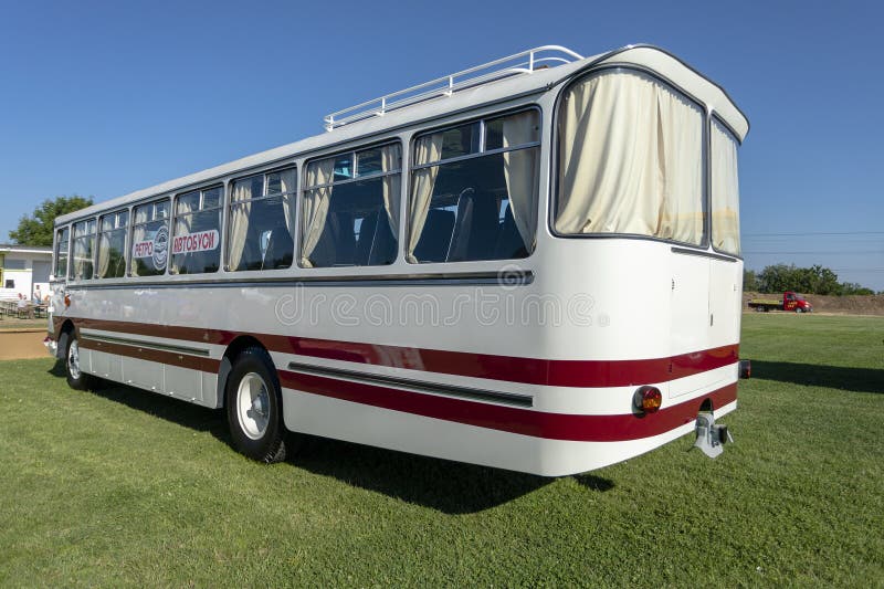 Retro Bus Parade editorial photography. Image of road - 282704597