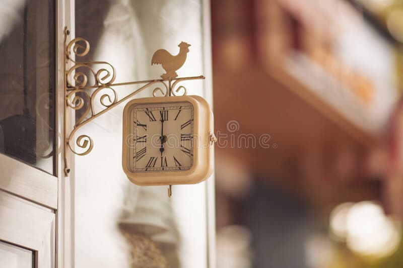 Retro Clock. Time Dimension Background and Golden Bokeh Texture ...