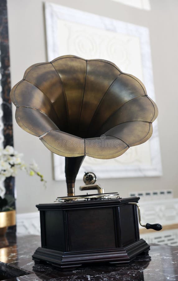 Retro- Grammophon stockfoto. Bild von getrennt, grammophon - 21224766