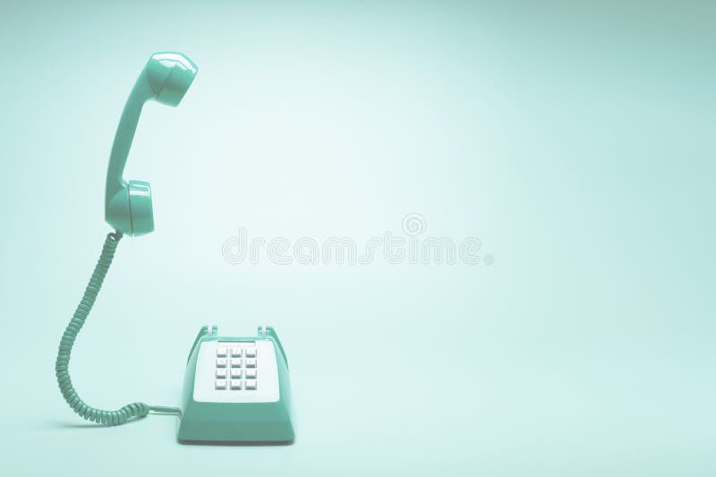 Retro Groene Telefoon Op Wintertalings Groene Achtergrond Stock ...