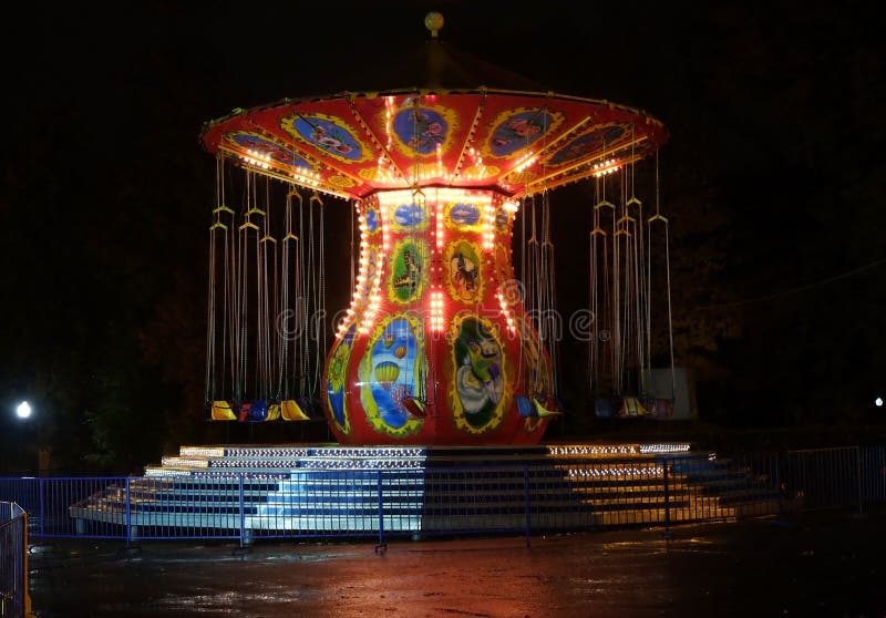 Retro- Karussell in Avignon, Frankreich Redaktionelles Stockbild - Bild ...