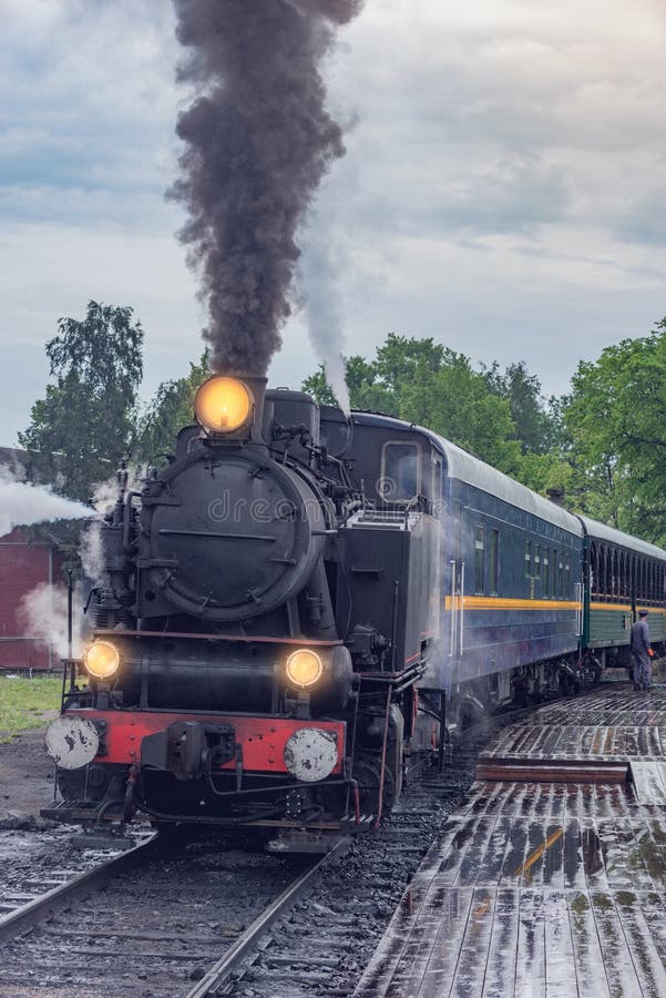 Retro Steam Train Approaches To the Platform Stock Image - Image of ...