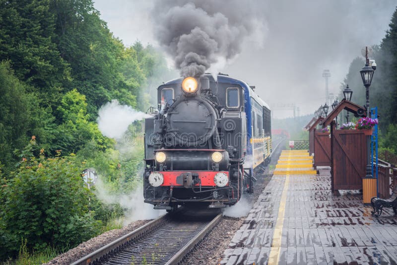 Retro Steam Train Approaches To the Platform Stock Image - Image of ...