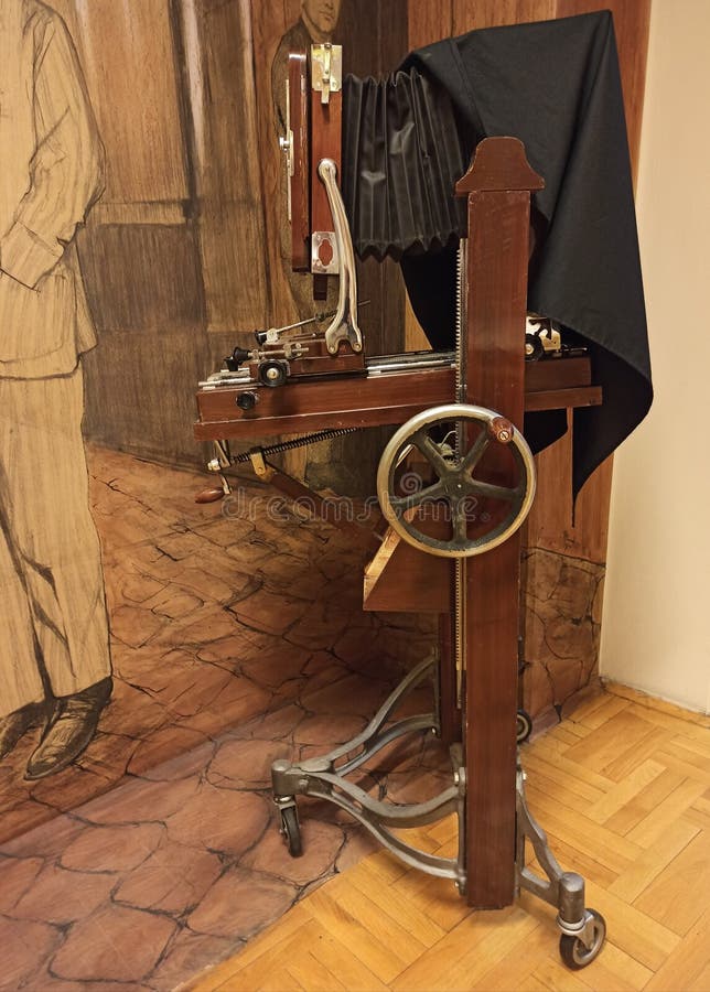 Retro Studio Wooden Camera, on a Stand Stock Photo - Image of wooden ...