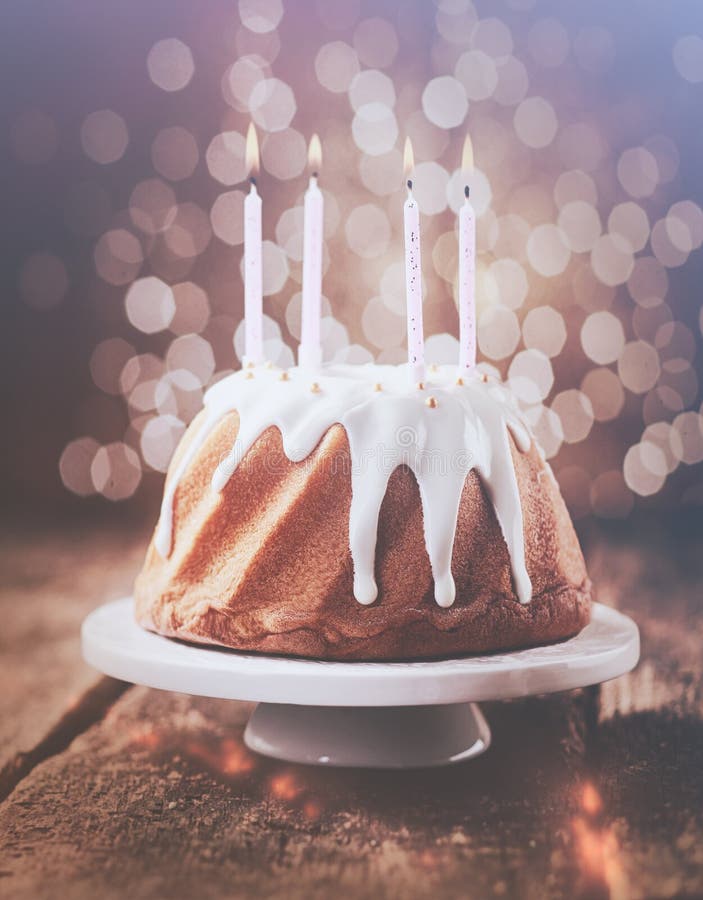 Retro Torta Di Compleanno D'annata Di Effetto Fotografia Stock ...