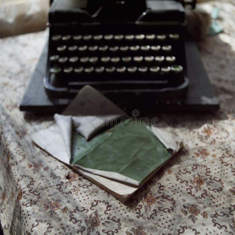 Retro Typewrytier and Old Notepad Stock Photo - Image of empty, shallow ...