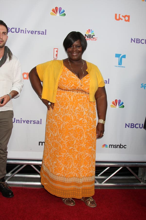 Retta Sirleaf editorial photo. Image of retta, star, arriving - 23456911