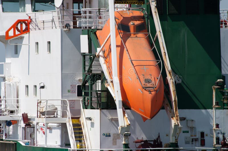 Fallrettungsboot Auf Einem Containerschiff Stockfoto - Bild von ...