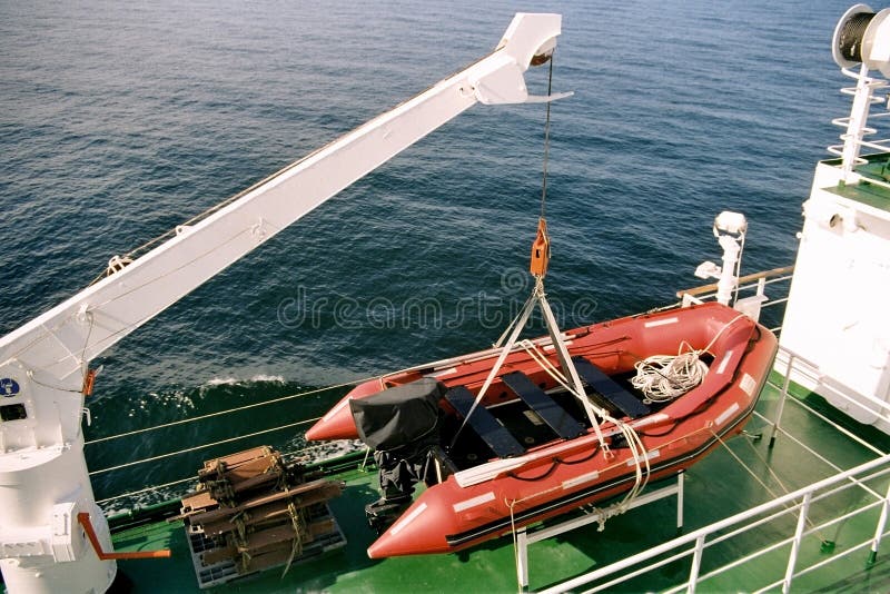 Rettungsboot stockbild. Bild von boot, ozean, skiff, fertigkeit - 553887