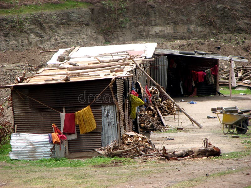 Fattigt hus fotografering för bildbyråer. Bild av gammalt - 37097595