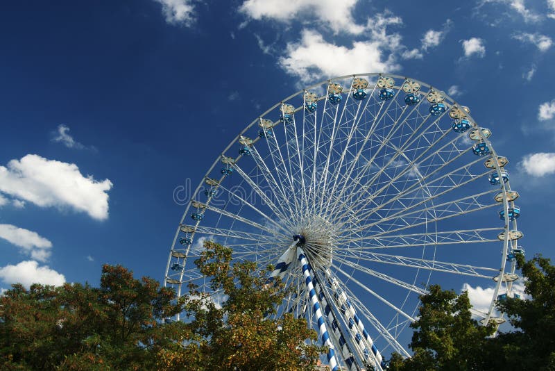 Reuzenrad stock foto. Image of exemplaar, technologie - 10741984
