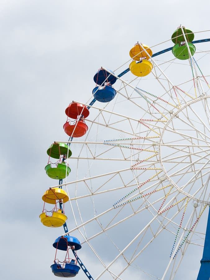 Reuzenrad stock afbeelding. Image of metaal, ferris, bouw - 14697795