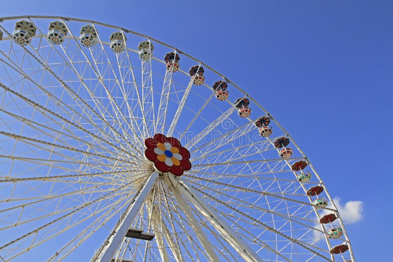 Reuzenrad stock foto. Image of park, pret, oostenrijks - 38970456